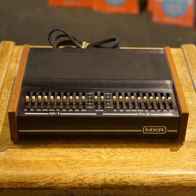 MXR 114 Stereo Equalizer 2 Ch Graphic 10 Band EQ Pedal - Used | Reverb