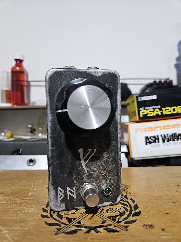 Black Hawk Gandalf one knob Octave Fuzz V1 | Reverb