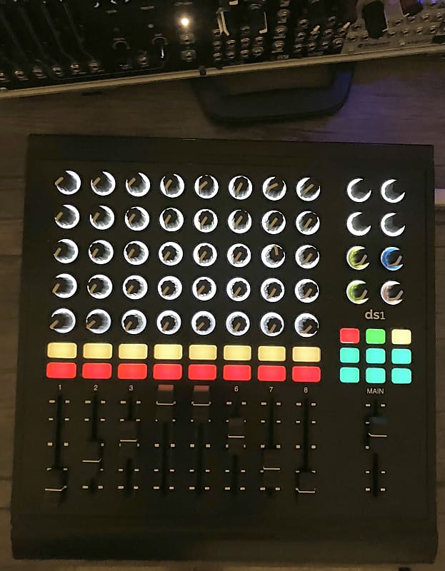 Livid Instruments DS1 MIDI Mixer – Rugged USB MIDI | Reverb