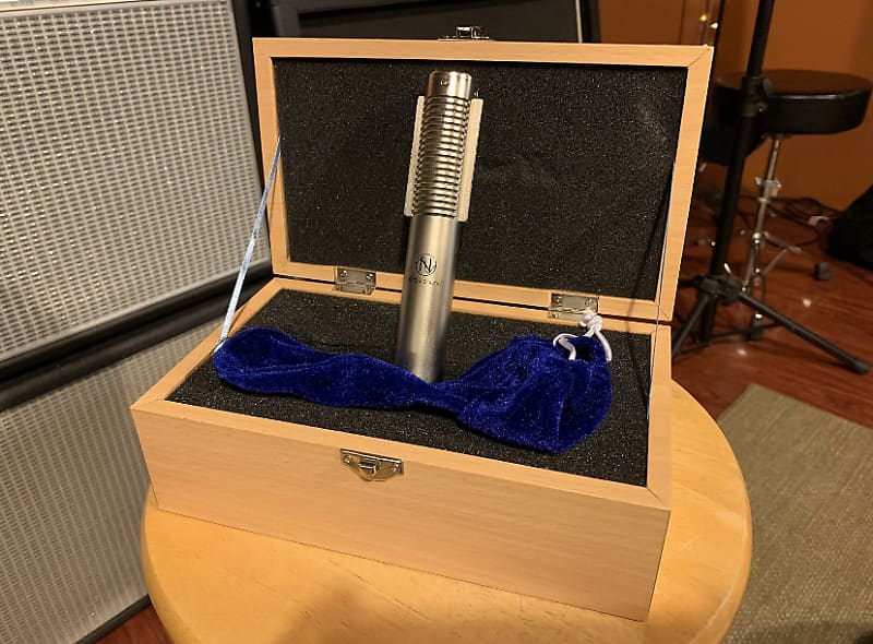 NOS RWB ribbon mic | Reverb