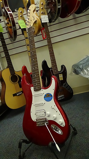 Squier Affinity Series Stratocaster 2010 Red | Reverb