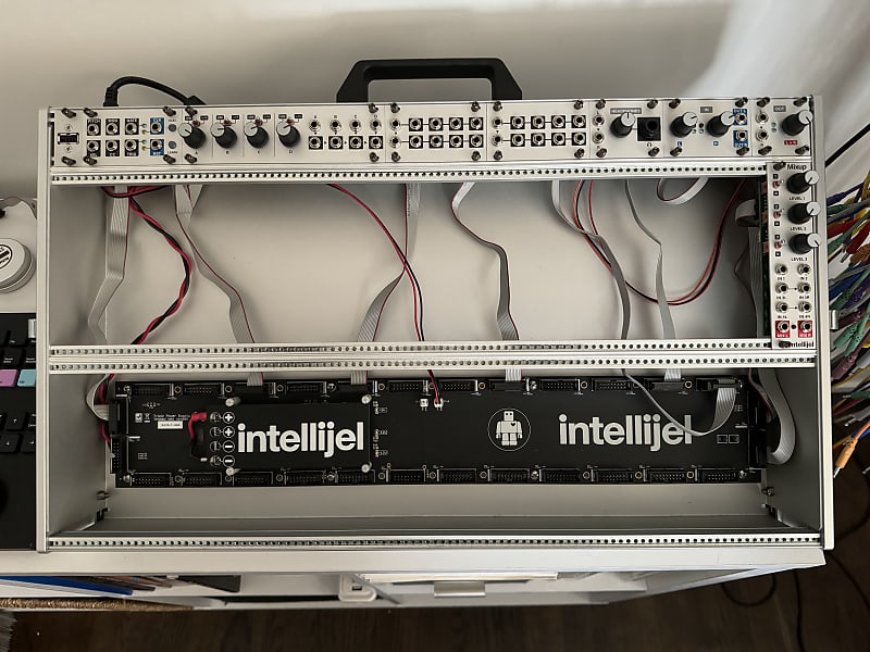 Intellijel 7U 104 hp Performance Case | Reverb