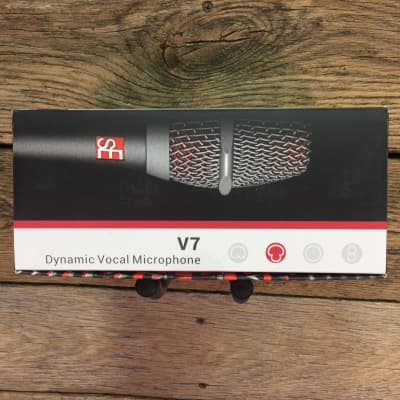 Vintage Realistic Dynamic Reverb microphone - built in Spring | Reverb