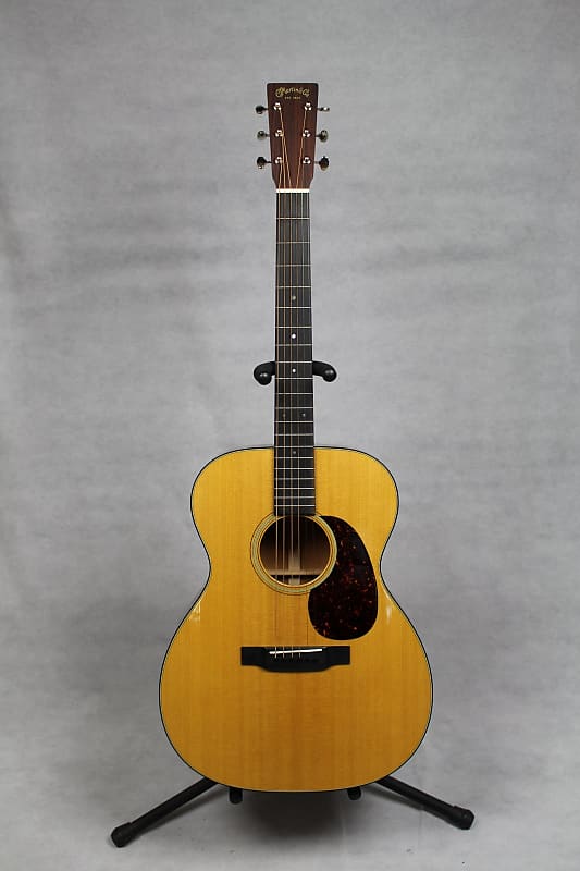 Martin Standard 000-18 Acoustic Guitar, Natural w/ Case | Reverb