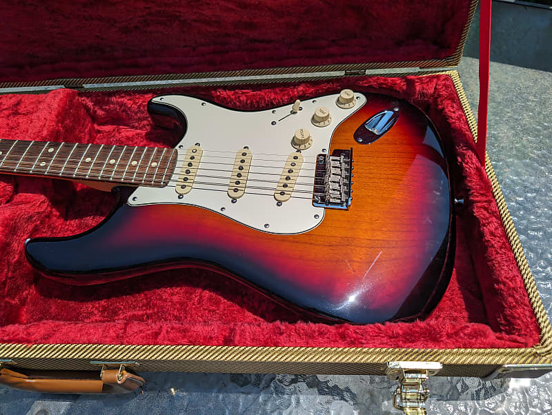 Fender Stratocaster USA 2020s - Sunburst | Reverb