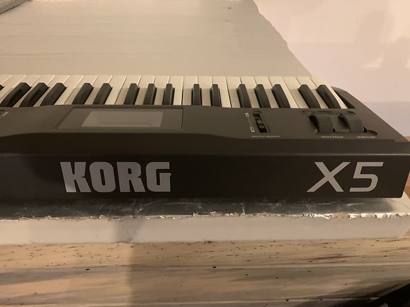 Korg X5 Synthesizer Keyboard 1995 Ebony & Ivory | Reverb