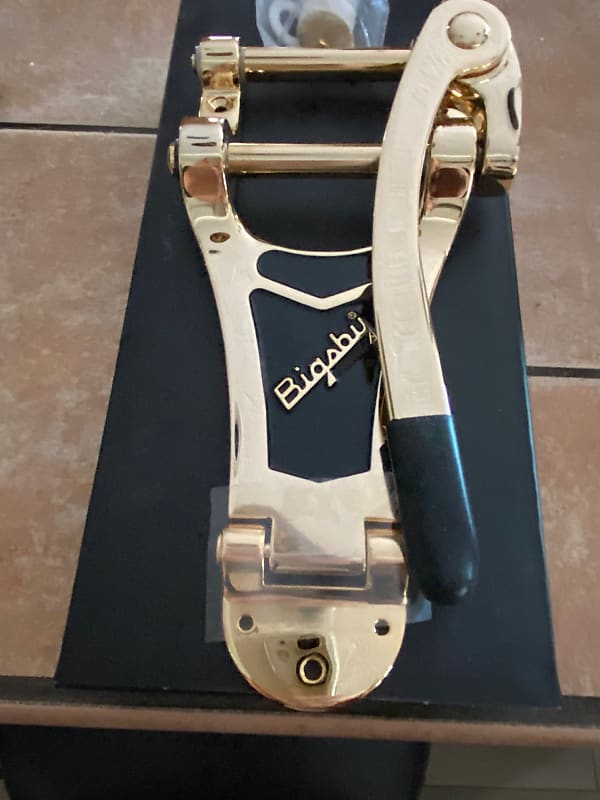 Bigsby Licensed Import B700-GO Vibrato Tailpiece for Gibson | Reverb