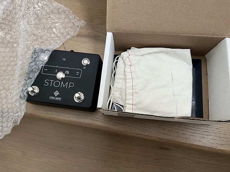 Coda Stomp Bluetooth Page Turner | Reverb