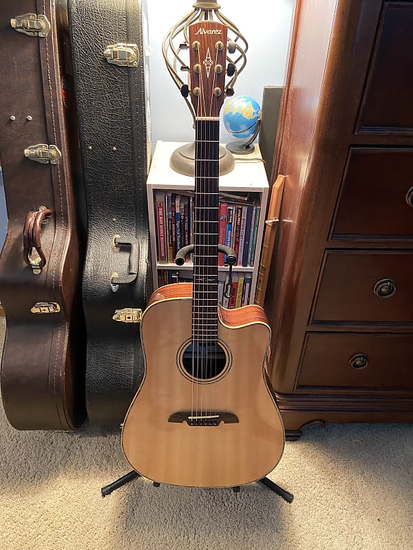 Alvarez MDA-70CE | Reverb