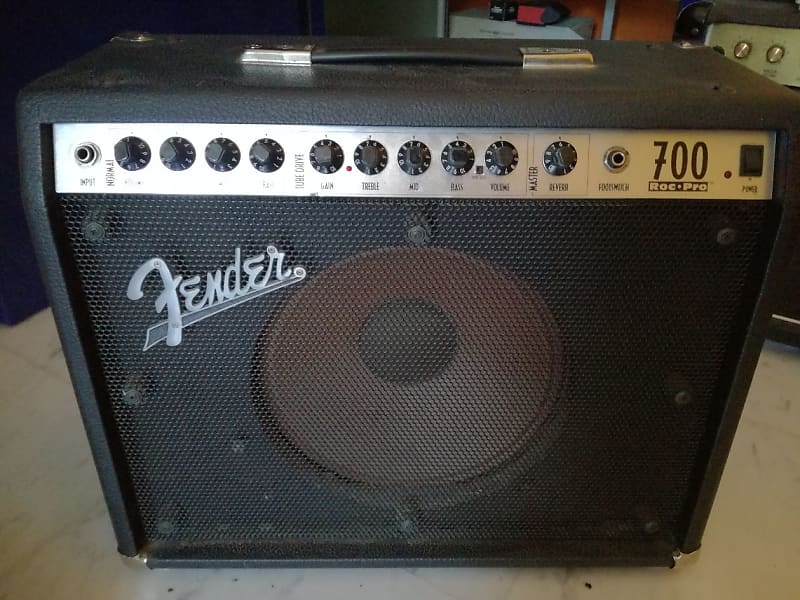 Fender Roc Pro 700 | Reverb