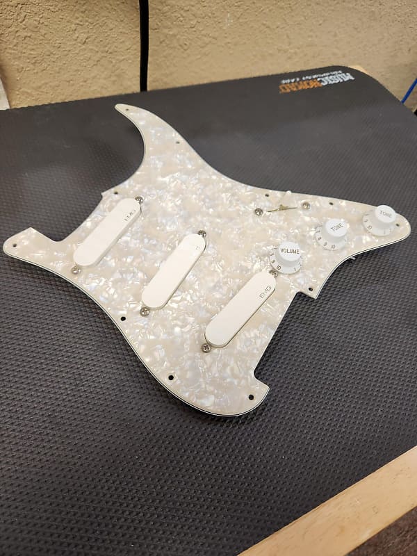 EMG DG20 Loaded Pickguard- David Gilmour Set | Reverb