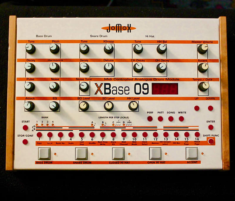 JoMoX XBase 09 | Reverb