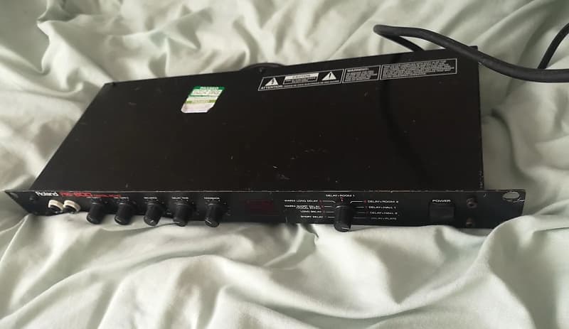 Roland RE-800 Digital Echo Vintage Echo Rack Unit Rare | Reverb