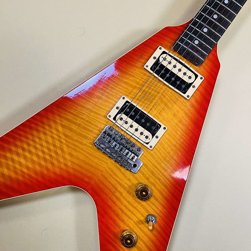 Tokai FVD-80 Flying V 1982 MIJ Vintage- Cherry Burst | Reverb