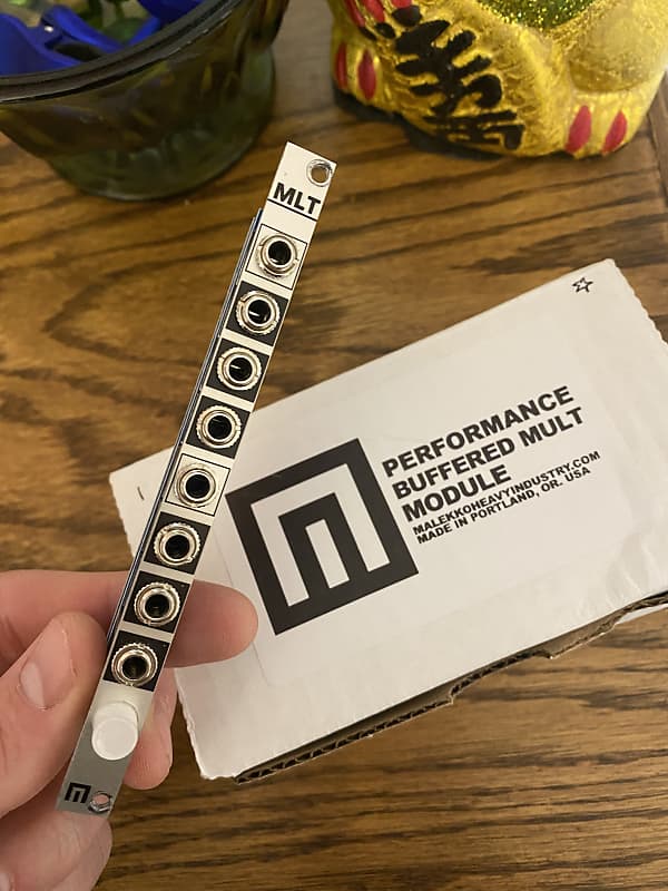 Malekko Performance Buffered Mult Module | Reverb