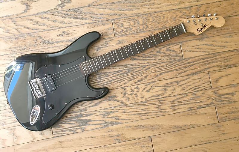 Squier by Fender Bullet Stratocaster 2005 Black Humbucker Squier by Fender Bullet Stratocaster 2005 Black Humbucker