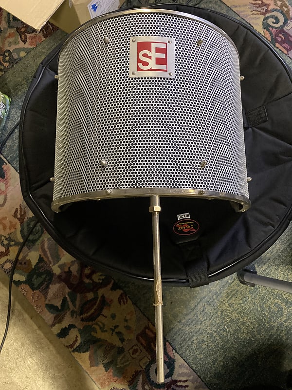 sE Electronics Reflexion Filter PRO Portable Vocal Booth | Reverb