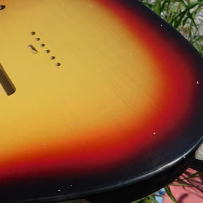 BloomDoom Nitro Lacquer Aged Relic 3 Tone Sunburst Cab-Style | Reverb