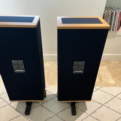 Vandersteen Model 2C Floor Speakers (with Stands) | Reverb