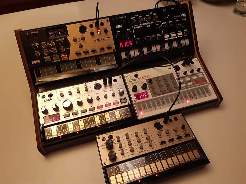 Complete Korg Volca setup: Keys, Bass, Kick, Drum & Sample 2 | Reverb