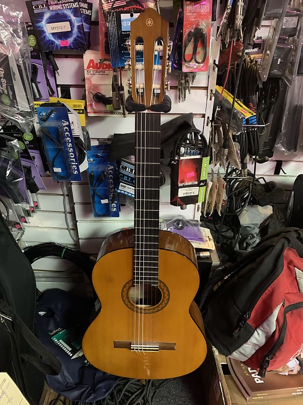 Yamaha C40 Acoustic Guitar | Reverb