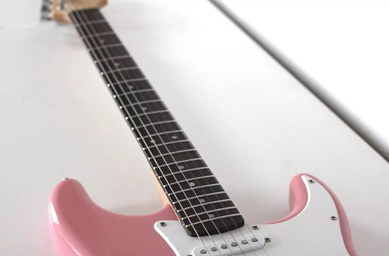 Fender Squire Bullet Strat 2010-2015 - Pink | Reverb
