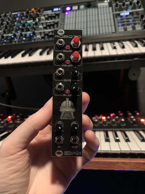 Synthrotek Roboto Eurorack Pitch Shifter / Vocoder | Reverb
