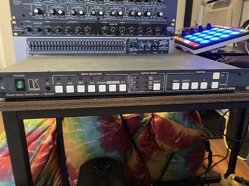 Kramer VP-719DS Seamless switcher/scaler 90s Grey | Reverb