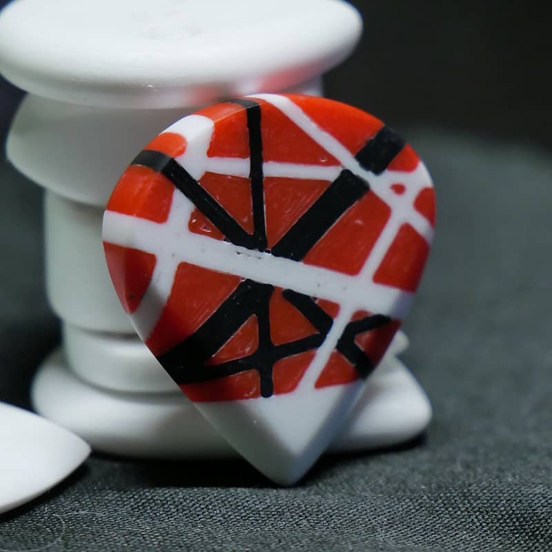 Opus Jari VALKORE™ - EVH-4mm Handmade Guitar Pick | Reverb UK