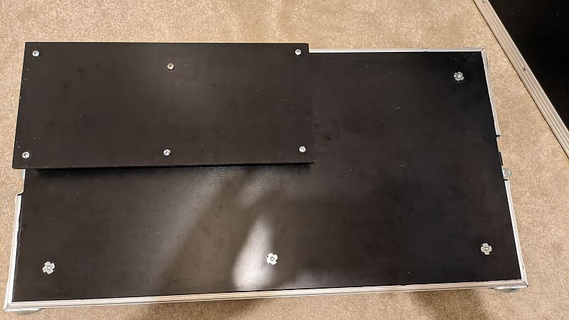 Swan Pedalboard - two tier flight cased 2023 - Black | Reverb