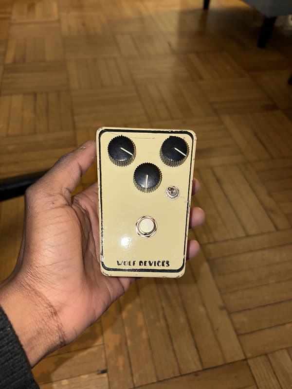 Wolf Devices Dual fuzz mini 2024 - Cream with black knobs | Reverb
