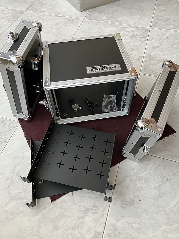 Flyht Pro Stage Rack 9,5" 4U Double Door - half rack | Reverb