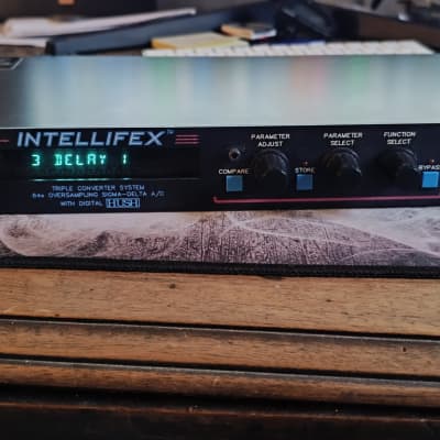 Rocktron Intellifex 24 Bit Intelligent Multi-Effects | Reverb France