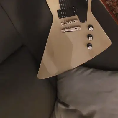 Epiphone Explorer PRO 2012 TV Silver | Reverb