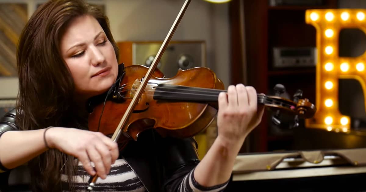 Pedal Tricks: Electrifying and Expanding Your Violin | Reverb News