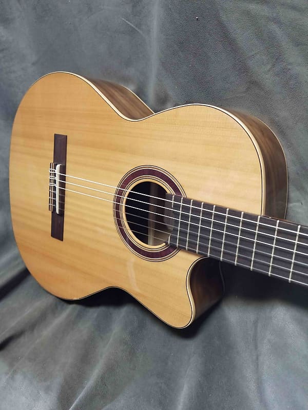 Kremona Rondo Nylon-String Classical Gloss Natural | Reverb