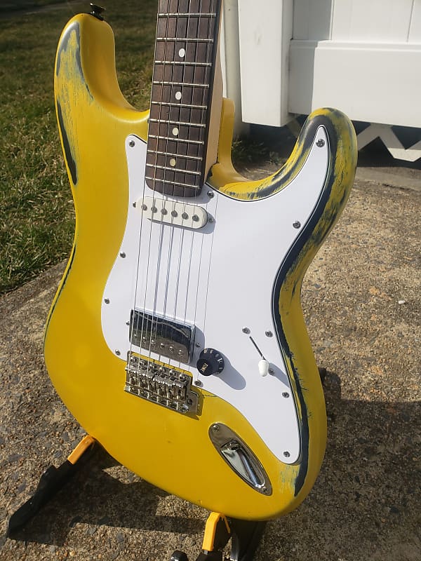 Partscaster Strat 2000s - Yellow Relic | Reverb