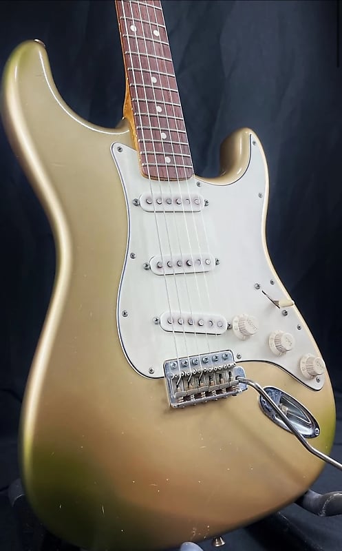 Custom/Hybrid Stratocaster, Relic, Aztec Gold | Reverb UK
