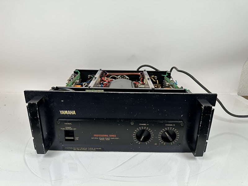 Yamaha P2201 Natural Sound Professional Amplifier | Reverb Canada Yamaha P2201 Natural Sound Professional Amplifier | Reverb Canada