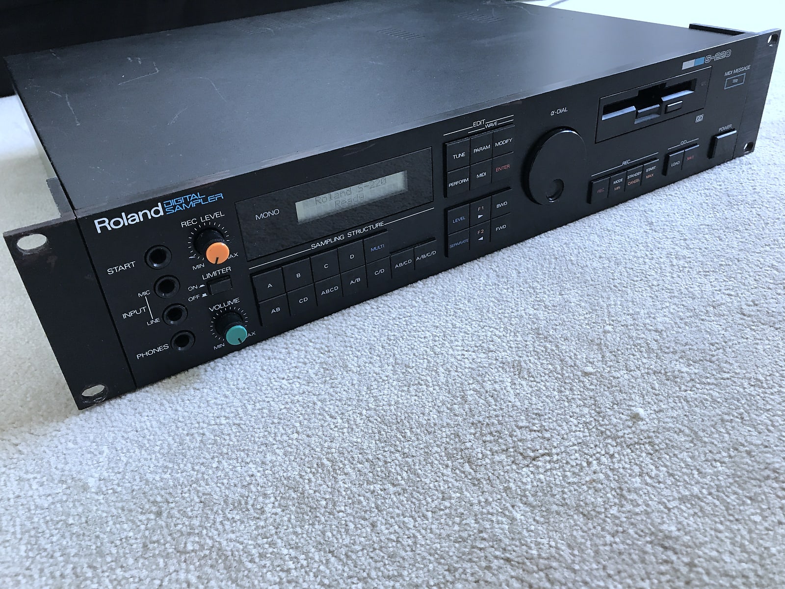 Roland S-220 Digital Sampler | Reverb