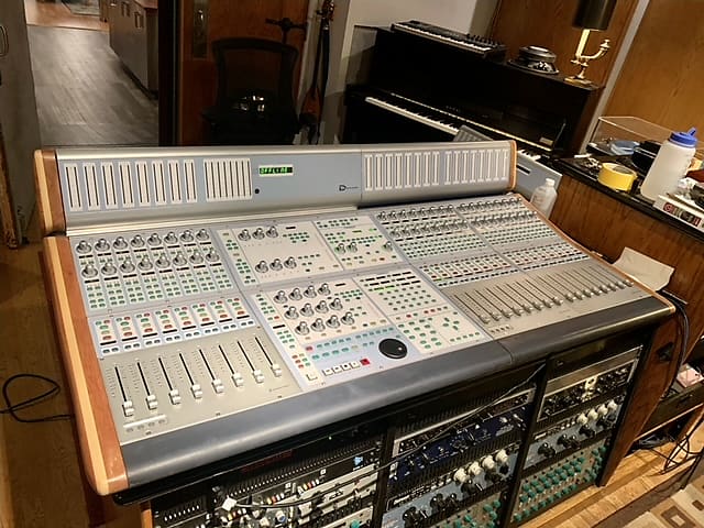 Avid D-COMMAND 24 Channel w/ XMON and Custom Wood Sides - | Reverb