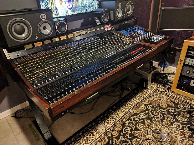 Yamaha PM2000 32 Channel Mixing Console w/ Stand and Rack | Reverb