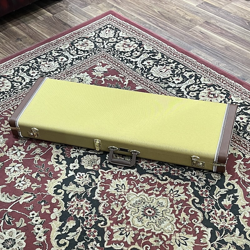 Fender Pro Series Tweed Hard Case For Strat/Tele Style | Reverb