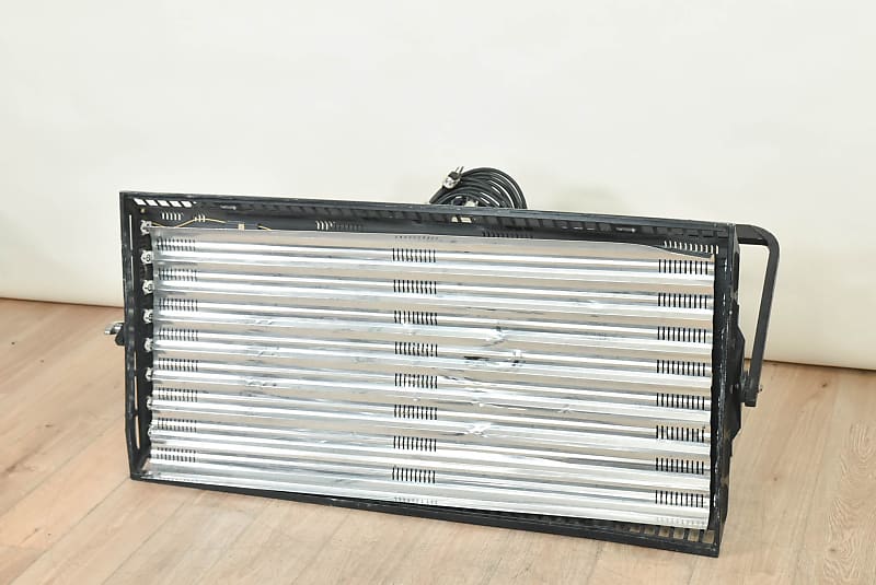 Kino Flo Image 80 DMX Light Fixture (No Lamps) CG006ER | Reverb