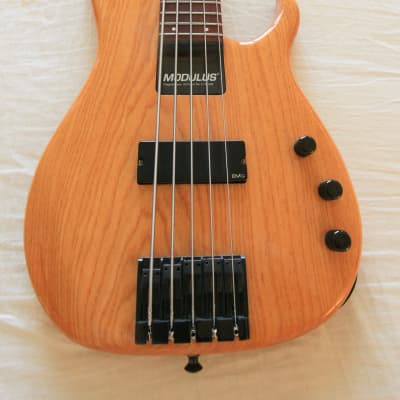 Modulus Quantum 5 5-String Bass Guitar, Q5, Graphite Neck | Reverb