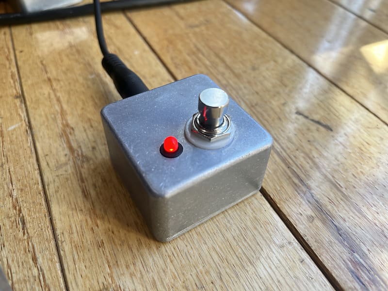 JDC FX Favorite Switch for Strymon pedals - red LED | Reverb