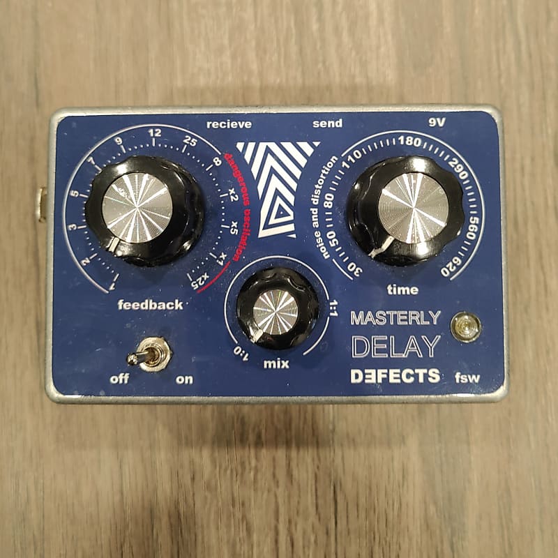 Defects FX Masterly Delay / Analog Noisy Vocal Delay | Reverb