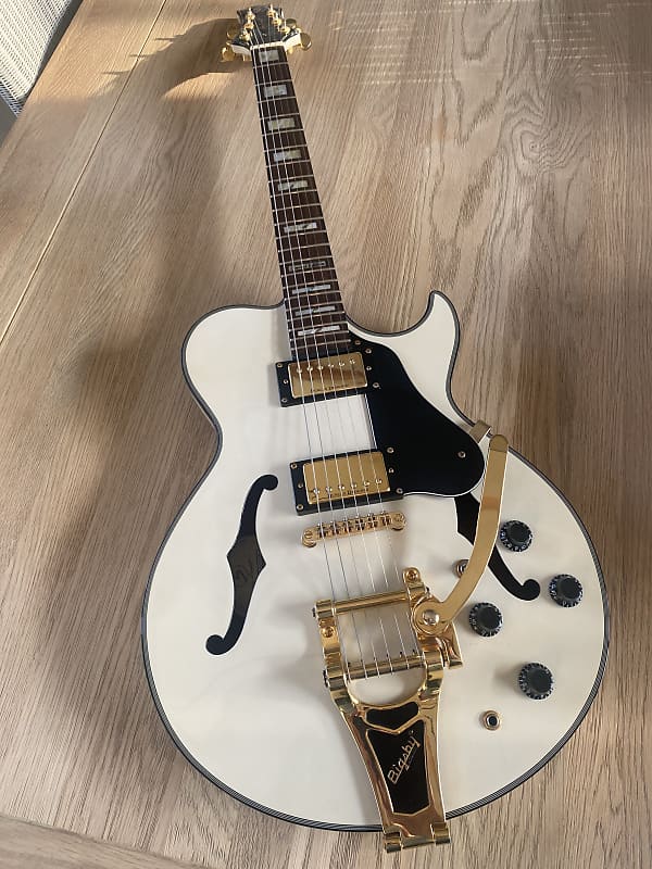 Samick Greg Bennett Royale Limited Edition With Bigsby - | Reverb UK