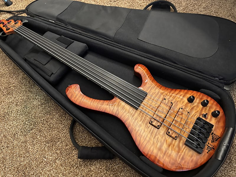 Alex Watson 5 string short scale fretless bass guitar w TI | Reverb