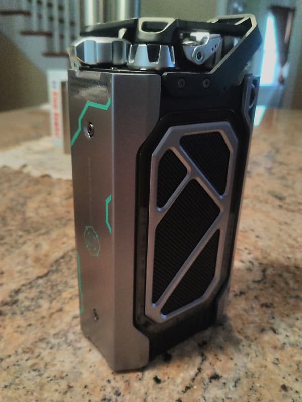 MUZEN CyberShell Portable Bluetooth Speaker w/HD01 Charging | Reverb